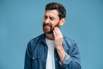 Reduce swelling in face from abscess tooth